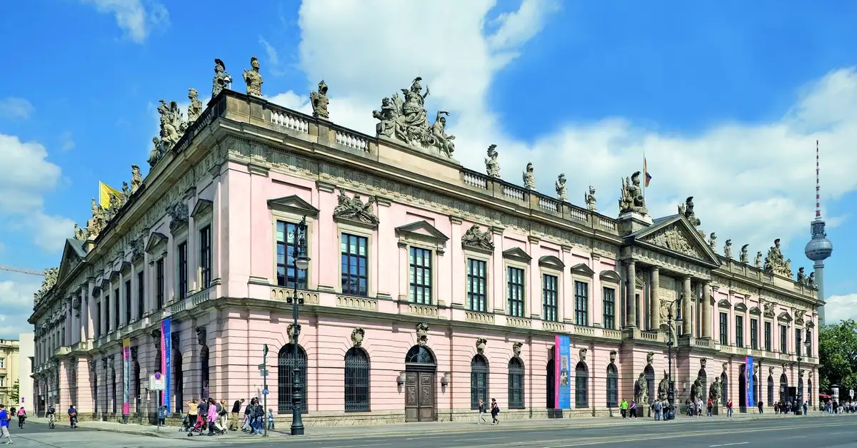 Historically authentic glass for restoration | SCHOTT