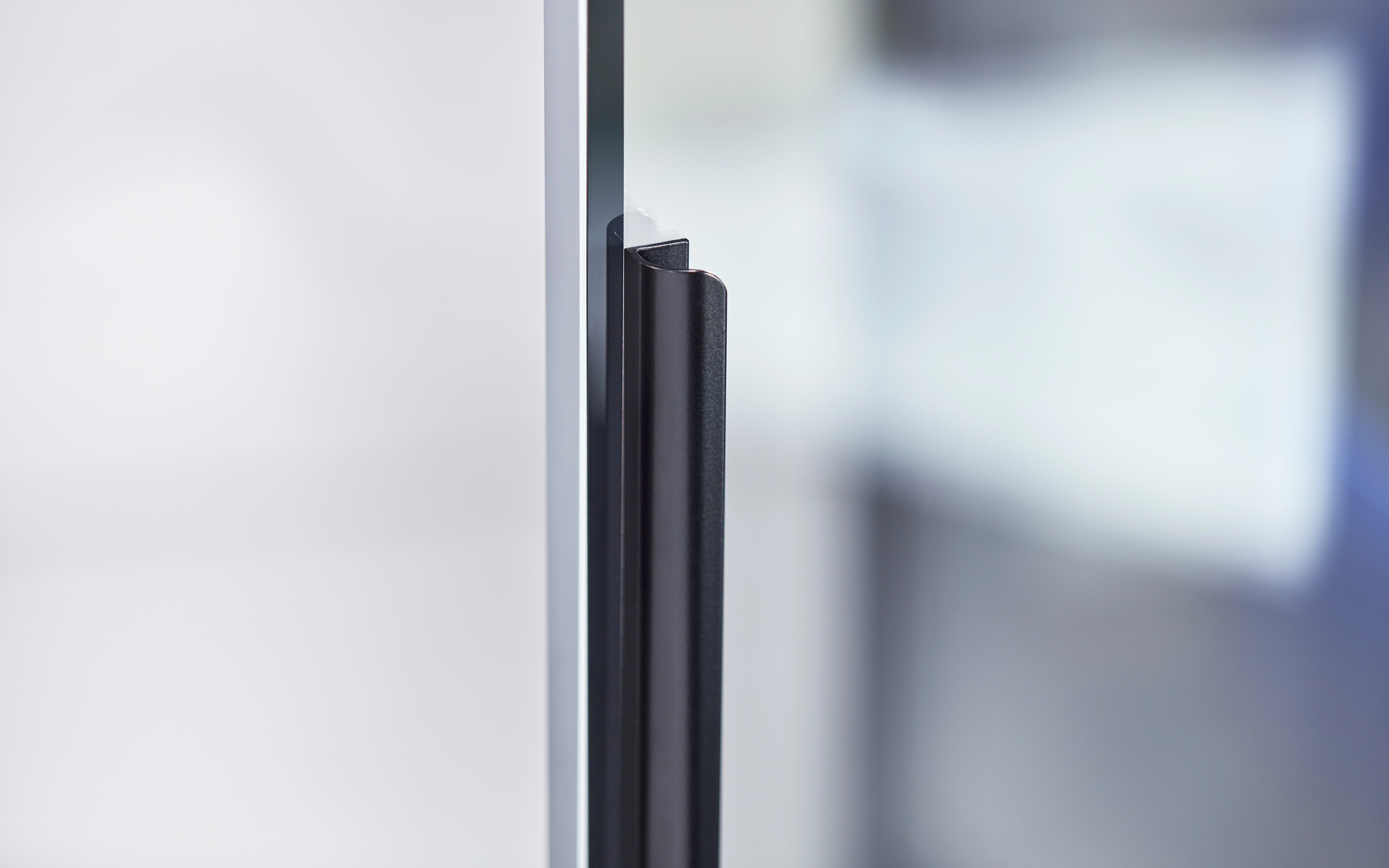 First supermarket uses SCHOTT’s slim glass door system for frozen goods ...